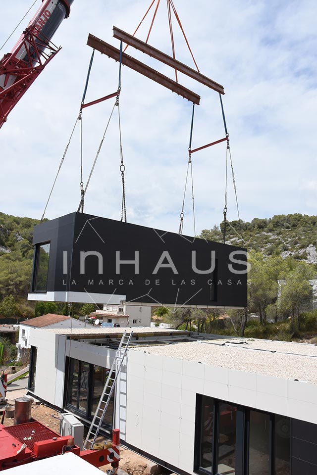 Instalación de módulos de casas prefabricadas