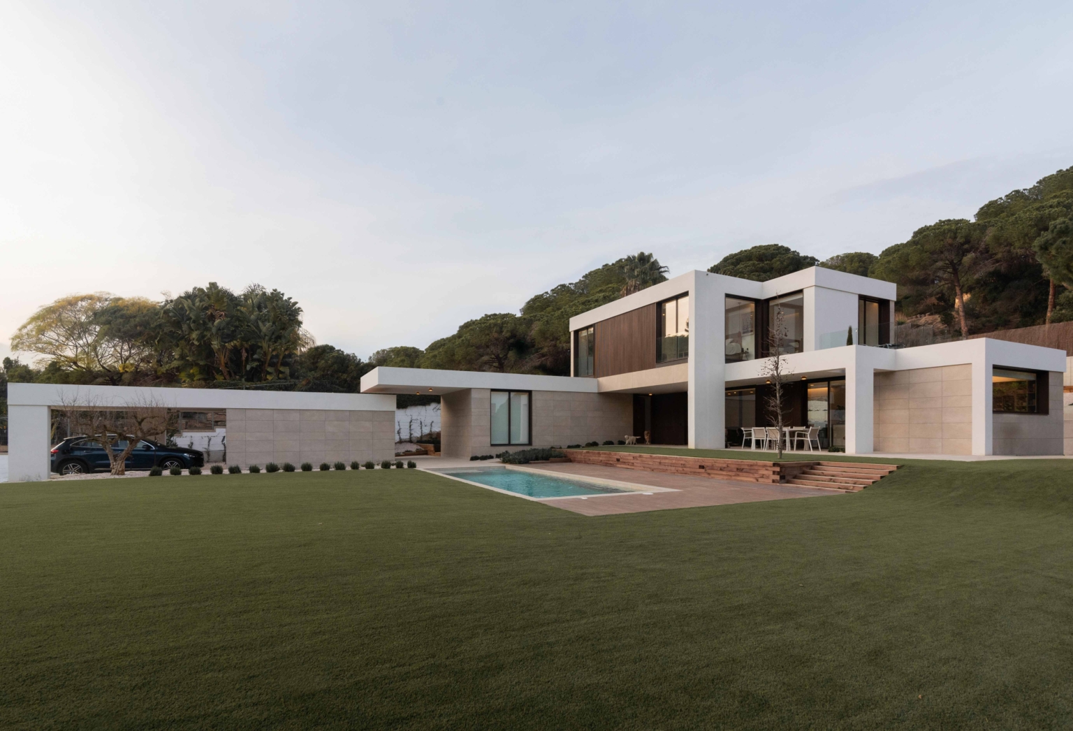 Architect's custom-built houses - inHAUS luxury modular homes